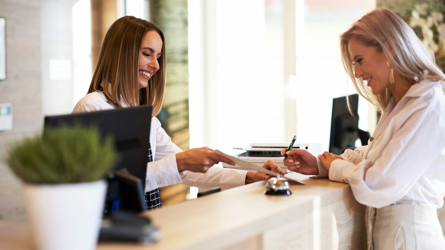 Hotel Customer Journey: Step-by-step Guide